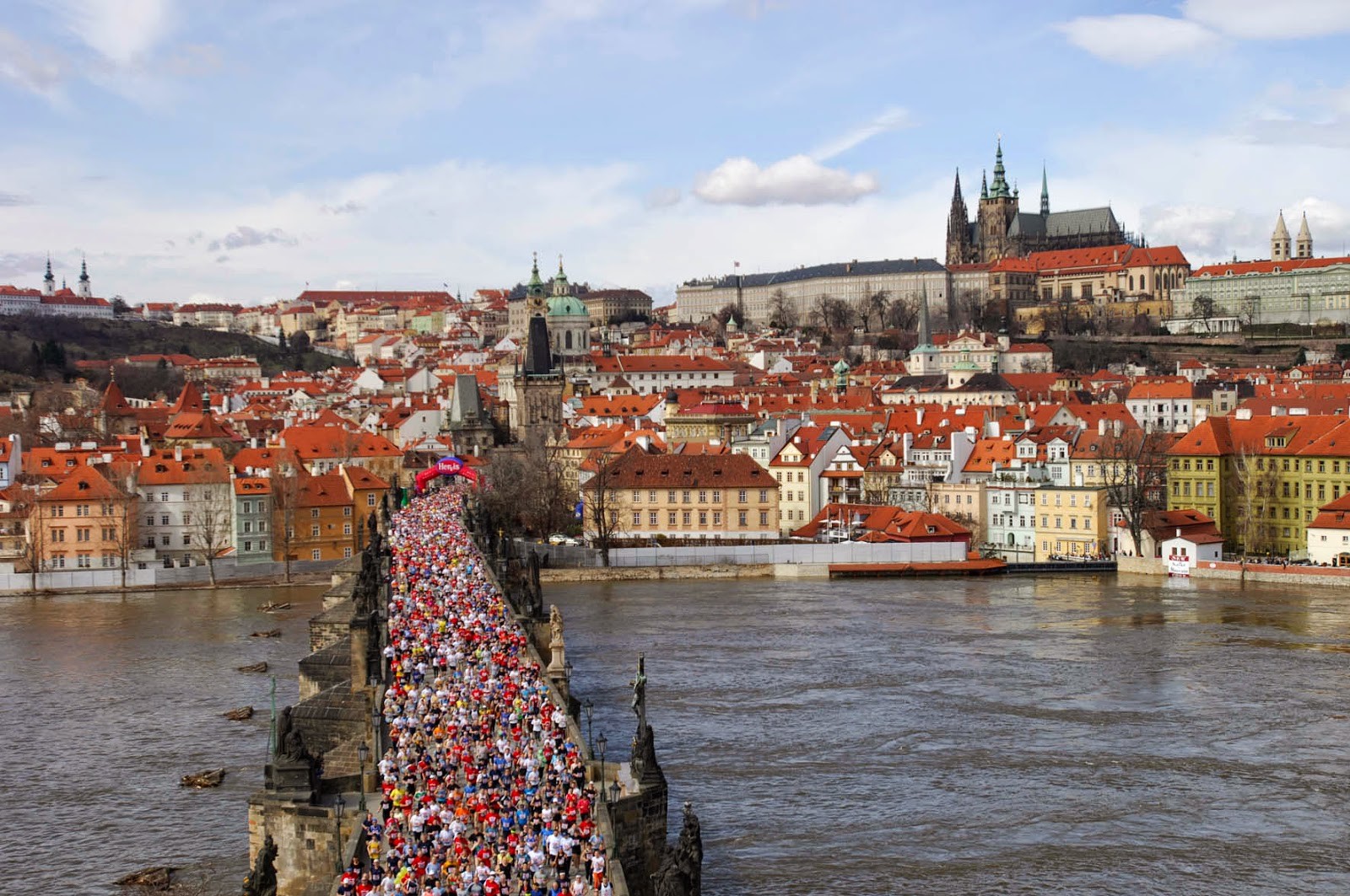 Kenya’s Alexander Mutiso and Workenesh Edesa of Ethiopia won the 2023 ...