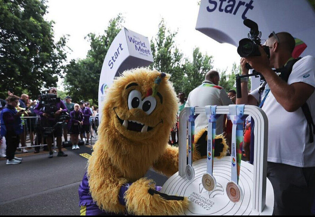 Mascot's head safely returned at World Championships - Running News ...