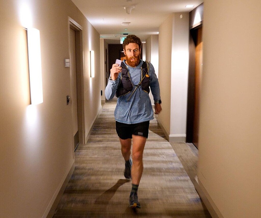 Australian YouTuber Beau Miles runs marathon in a hotel - Running News ...